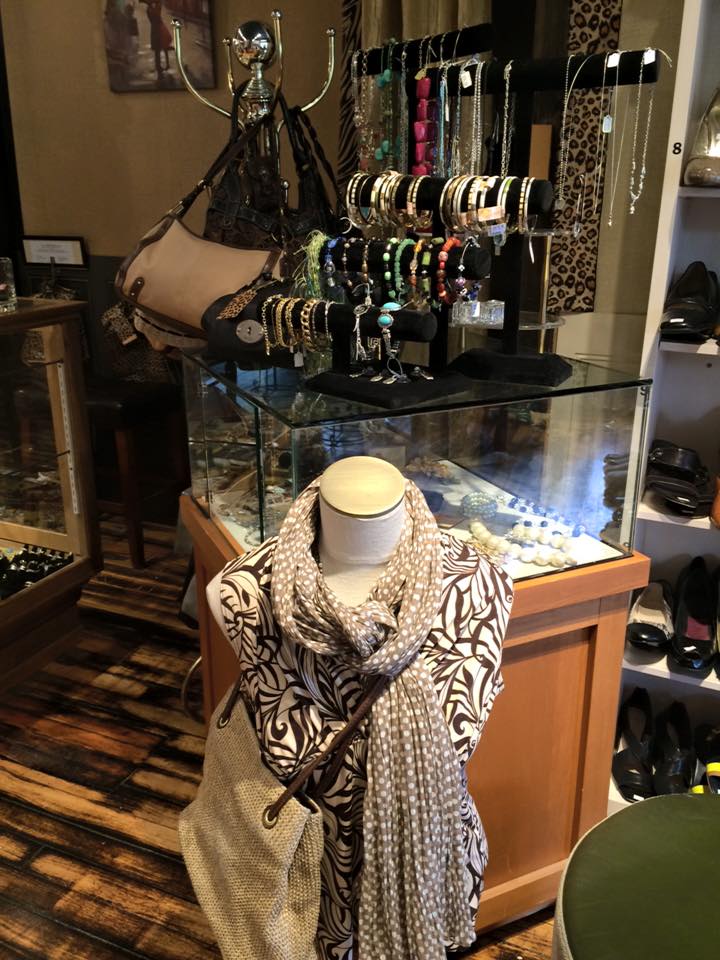 Fashion $centz – Boutique of New & Vintage Top Brand Name Fashions